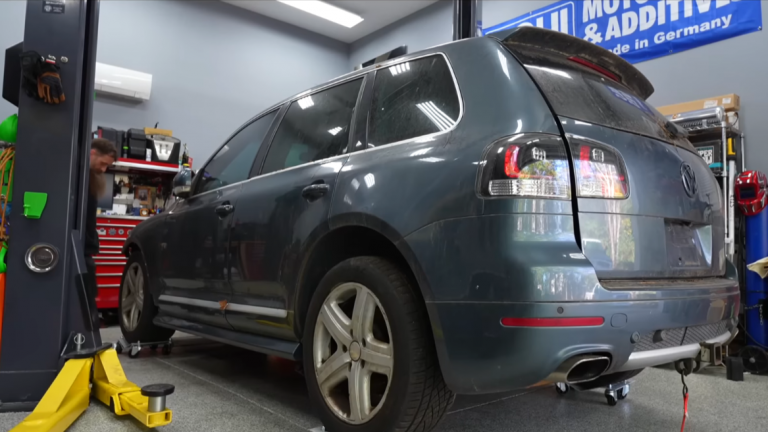 Why This V10 Diesel Is One Of The Hardest Engines Of All Time To Work ...