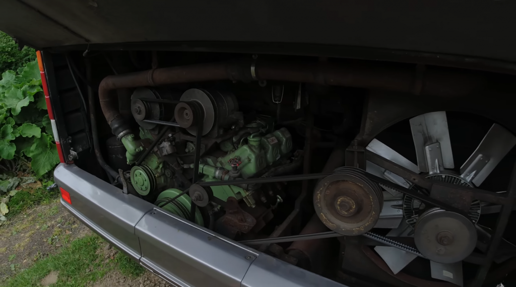 A Couple Converted This Massive Double Decker Neoplan Skyliner Bus Into ...