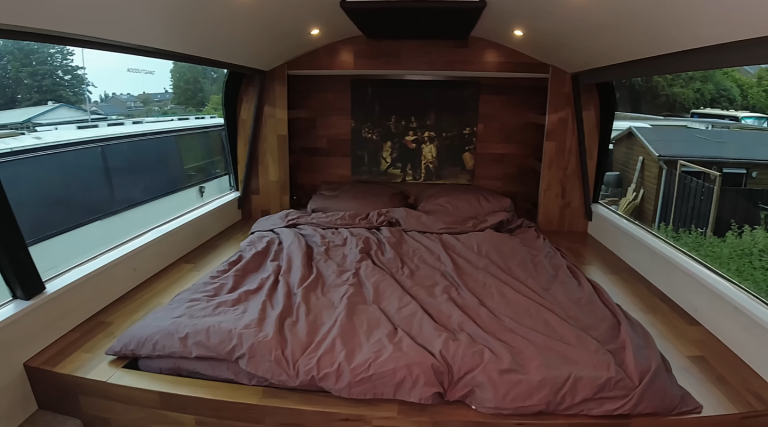 A Couple Converted This Massive Double Decker Neoplan Skyliner Bus Into ...