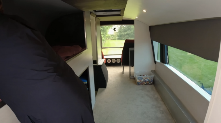 A Couple Converted This Massive Double Decker Neoplan Skyliner Bus Into ...