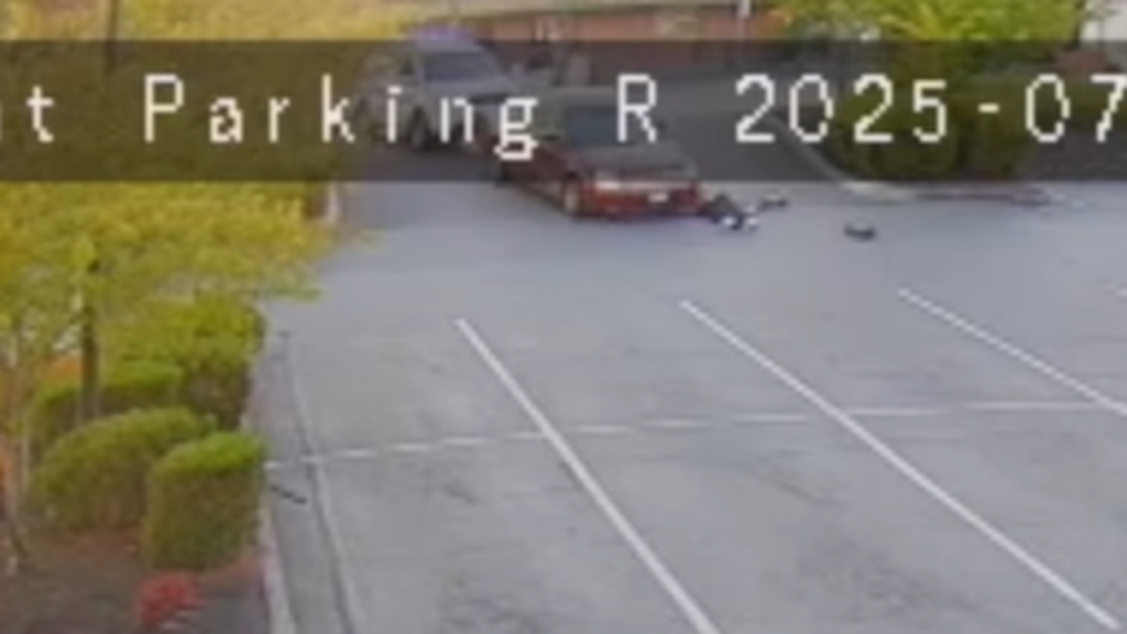 Man Tries And Fails To Tow His Broken Ford Three Times, Somehow ...