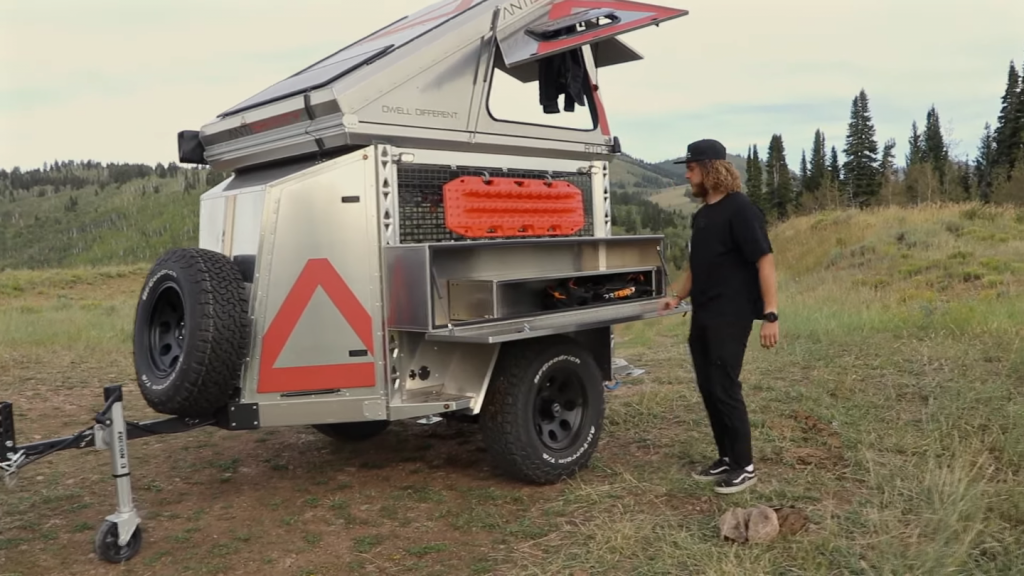Here's What You Get In A 1,000 Pound Lightweight Camper Meant To Be ...