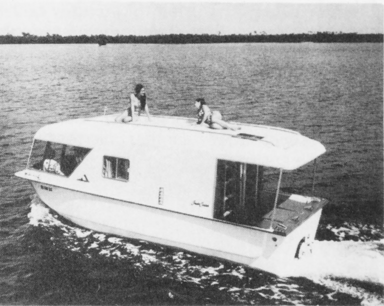 The Adorable 'Combo Cruiser' Is A Camper That's Also A Boat And Built ...