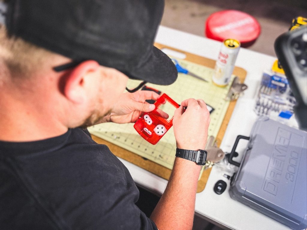 How To Make A Game Boy Color Retro Speedometer For Your Car (And Why It ...