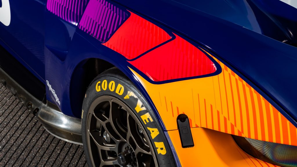 The Insane Ford Mustang GT3 Racecar Is Here To Kick Ferrari's Butt One ...