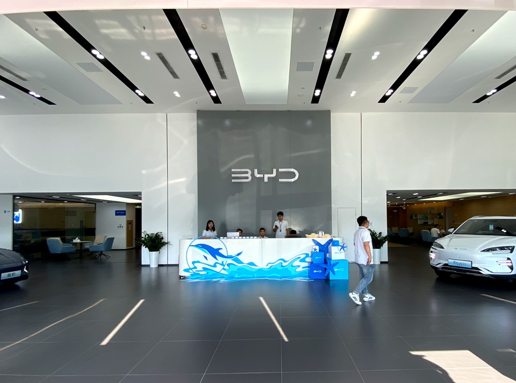 I Took A Trip To A BYD Dealership To See The Chinese Automaker Tesla ...