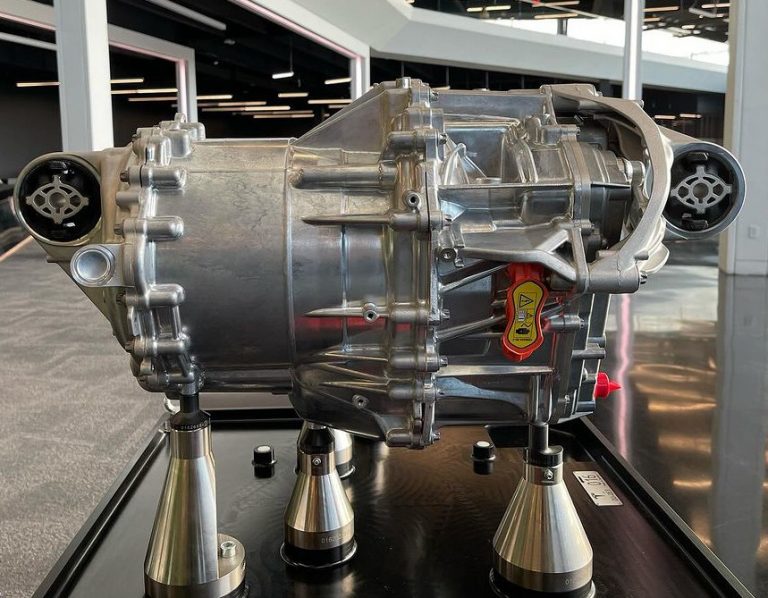 Here's Our First Up-Close Look At The Tesla Cybertruck's Impressive ...