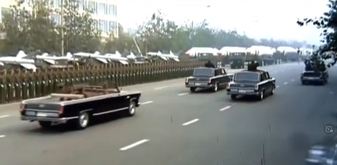 Here's A Deep Dive Into Chinese Military Parade Inspection Cars That ...
