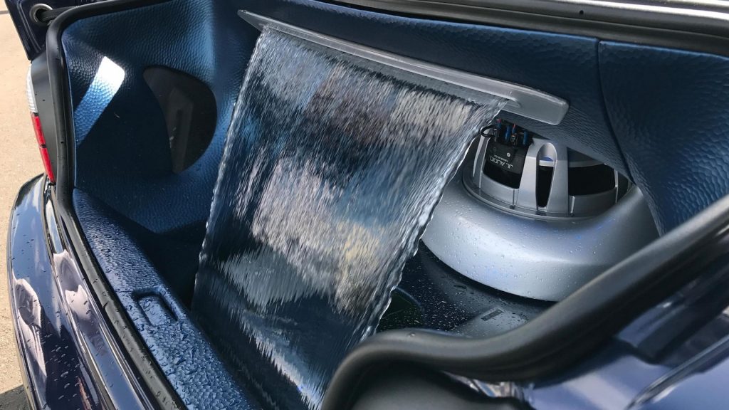 This Classic BMW 325i Has A Freaking Waterfall In The Trunk - The Autopian