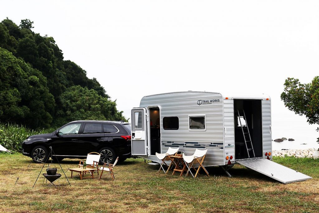 This Artsy Hand-Built Japanese Trailer Is Both A Camper And An Extra ...