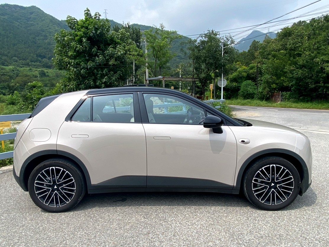 What It Was Like Road-Tripping China's $11,000 'Firefly' Electric Car ...