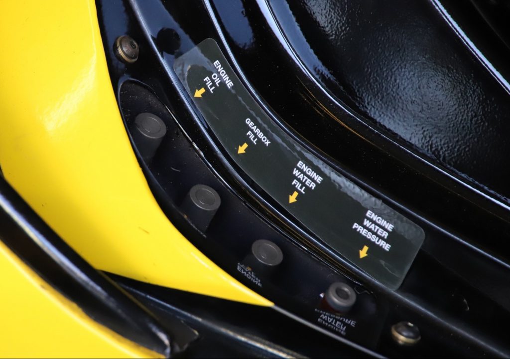 Here's How Race Cars Change Fluids Mid-Race Without Spraying Hot ...