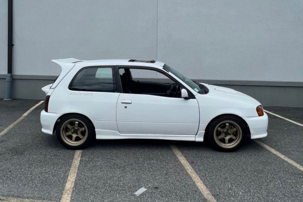 Toyota Starlet Glanza V, Volkswagen Passat W8 Wagon, Ford Econoline ...