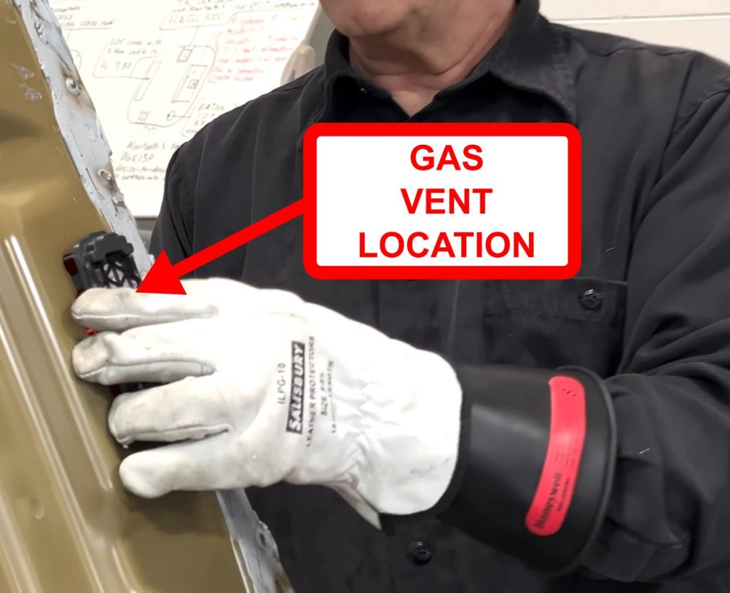 Here's How Tesla Keeps The Cybertruck's Battery From Exploding Or ...