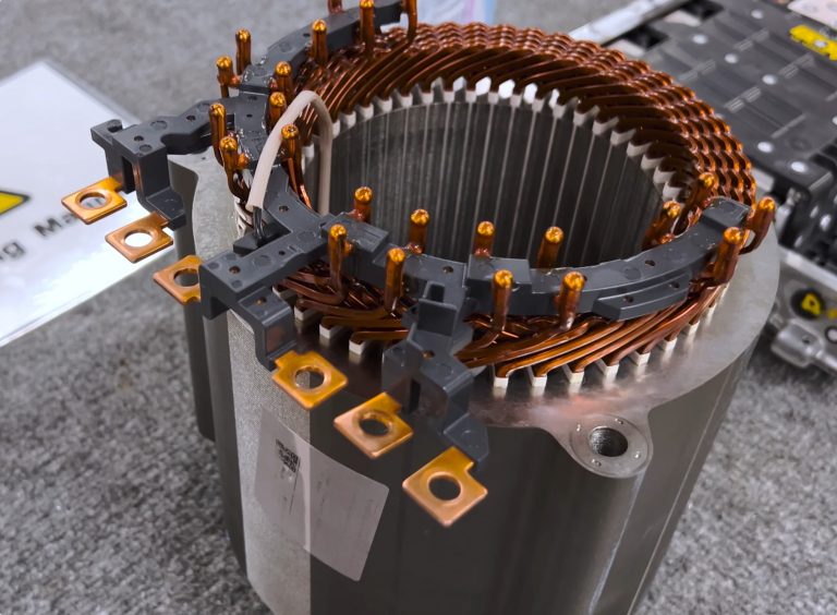 The Kia EV9 Is The World's First EV With A Motor That Can 'Change Gears ...