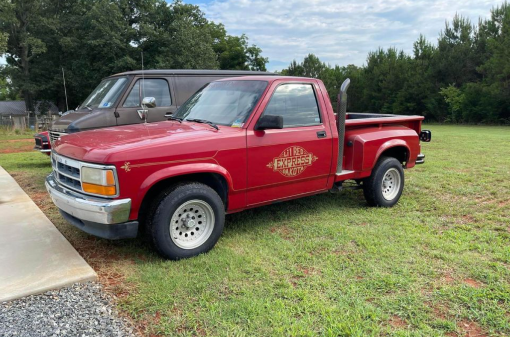 The Dodge Li’l Red Express Truck Tried To Make A Comeback In The 1990s As A Dakota - The Autopian