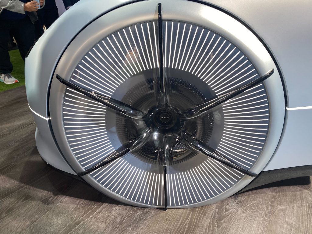 The Lincoln Model L100 Concept Is An Autonomous Living Room With A Body ...