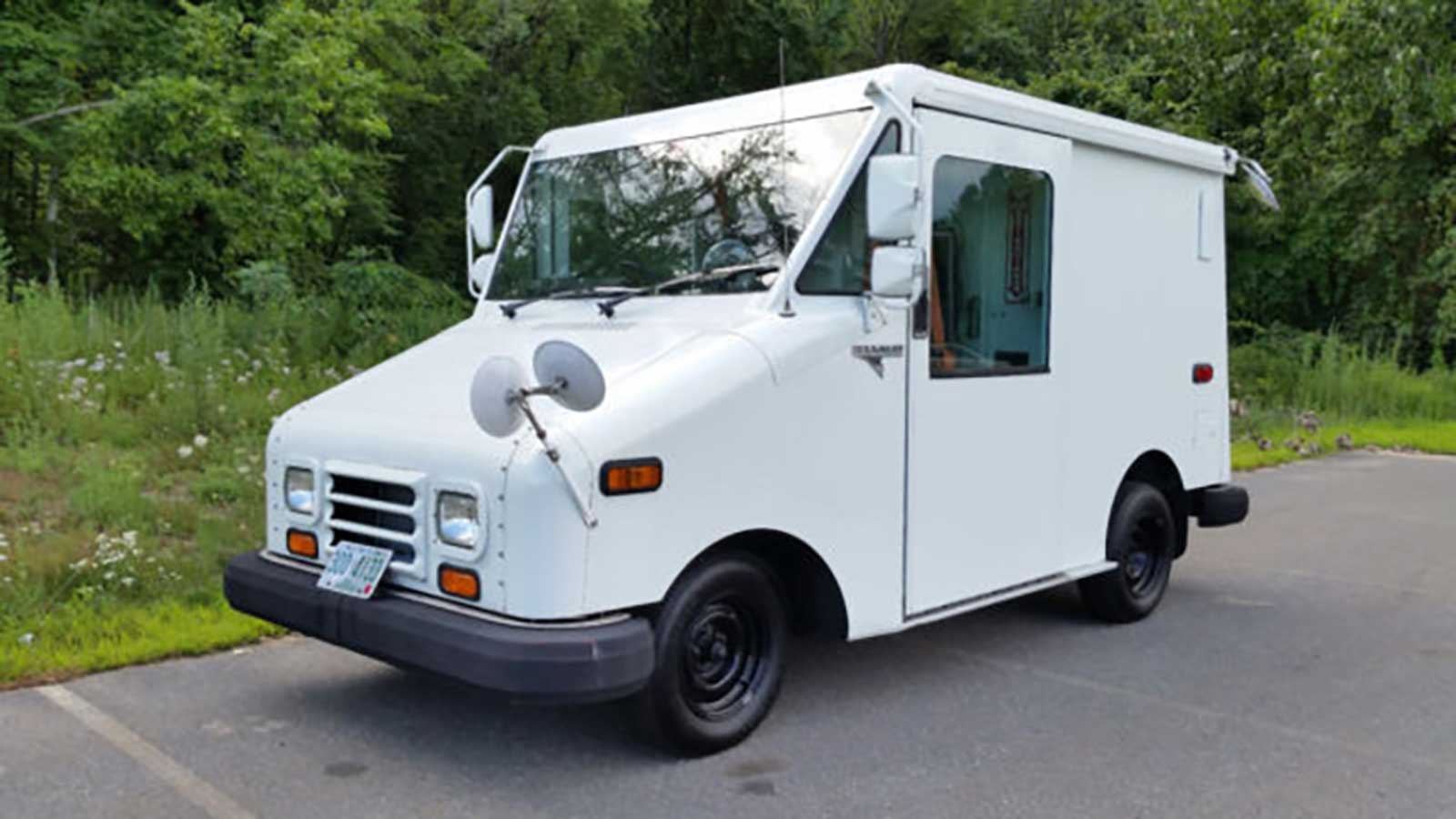 How Our Daydreaming Designer Would Turn An Old Mail Truck Into An ...