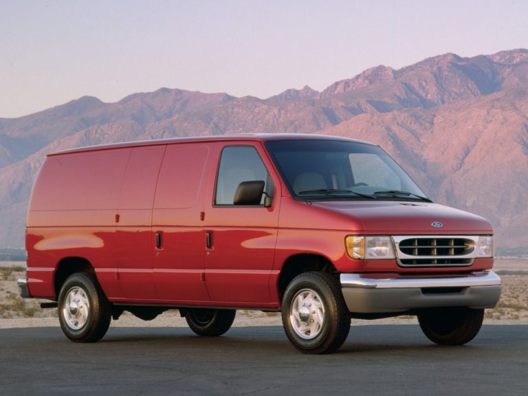 One Of The Most Underrated Tow Vehicles Isn't A Truck, But A Ford ...