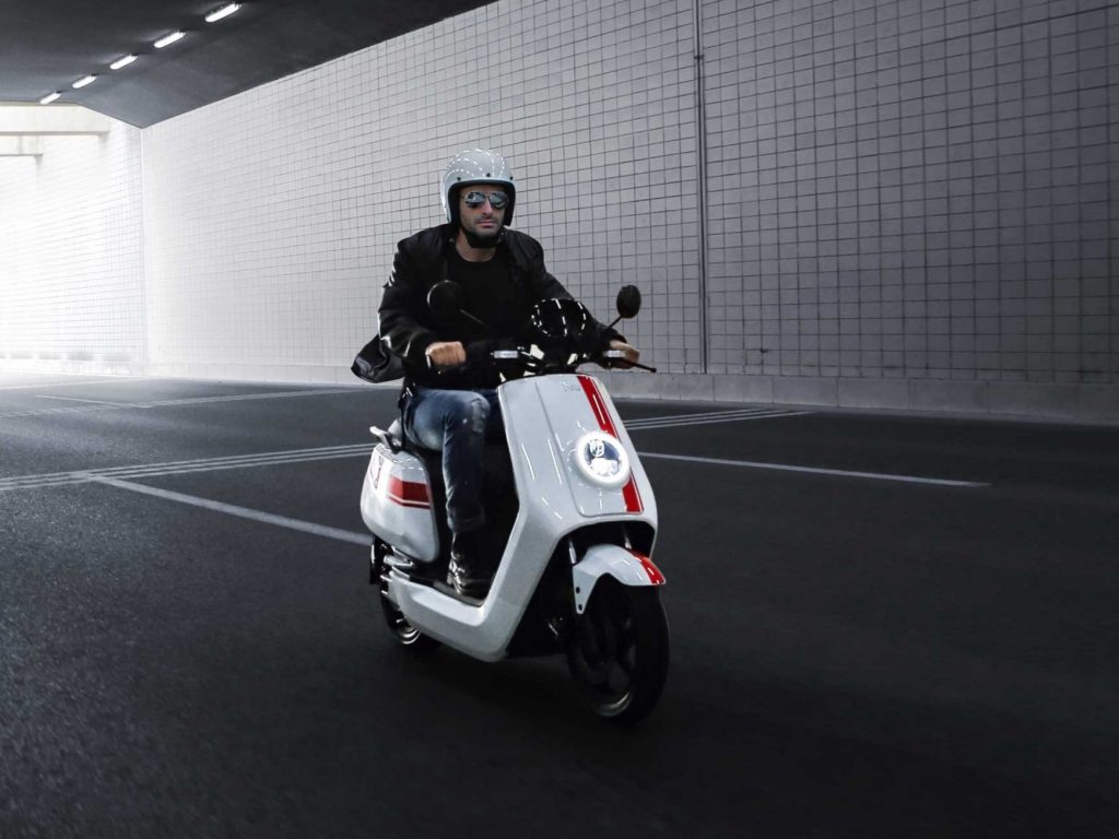 This Big Electric Scooter Can Go Highway Speeds OR Over 124 Miles For ...