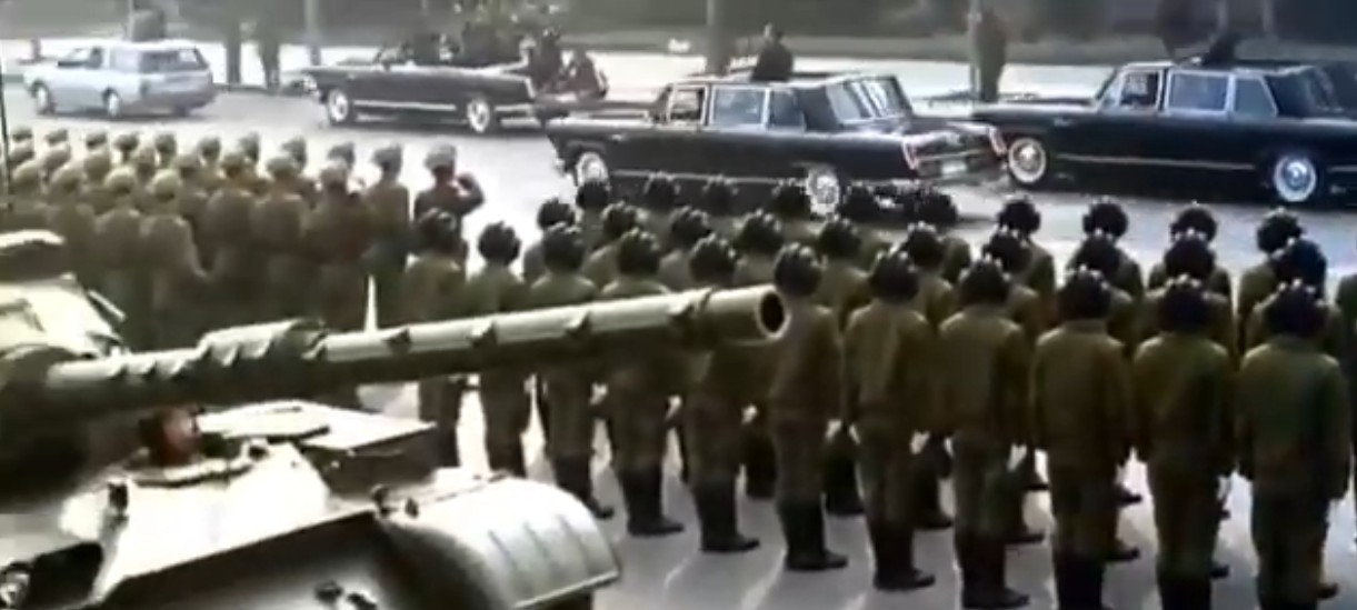 Here's A Deep Dive Into Chinese Military Parade Inspection Cars That ...